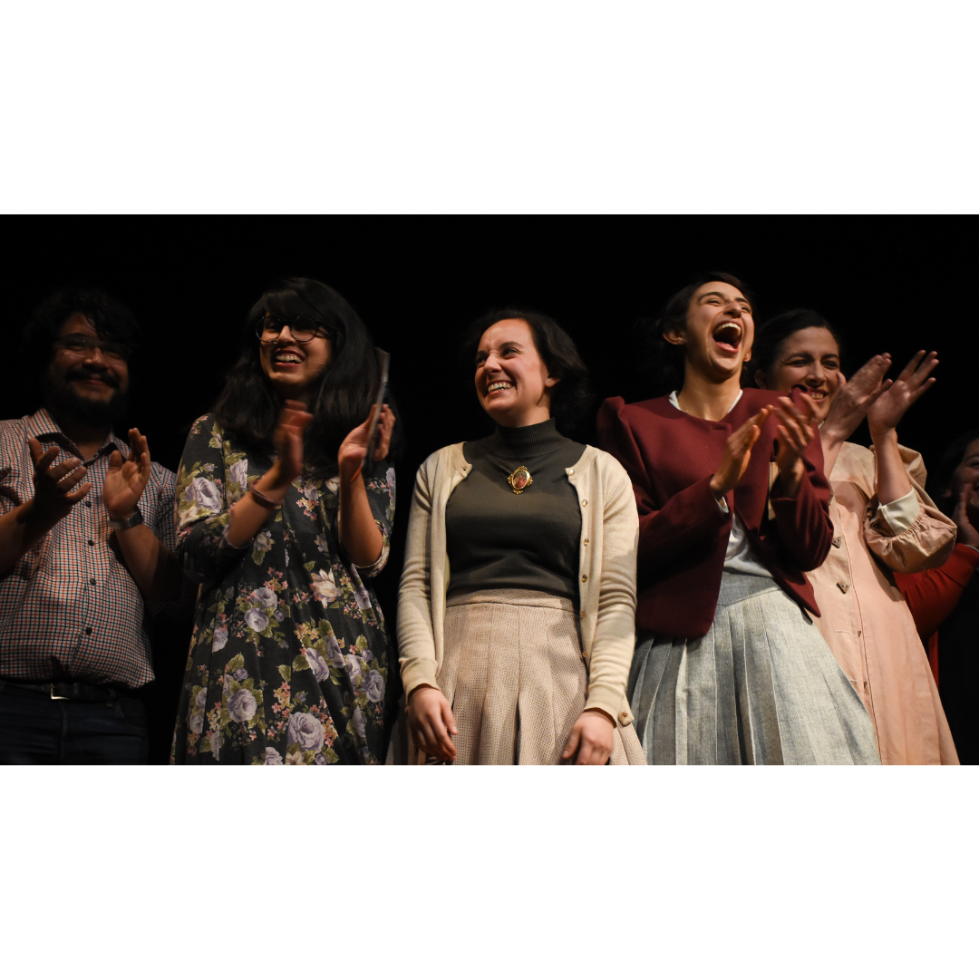 Mujeres Escénicas | Matryoshka Red Creativa